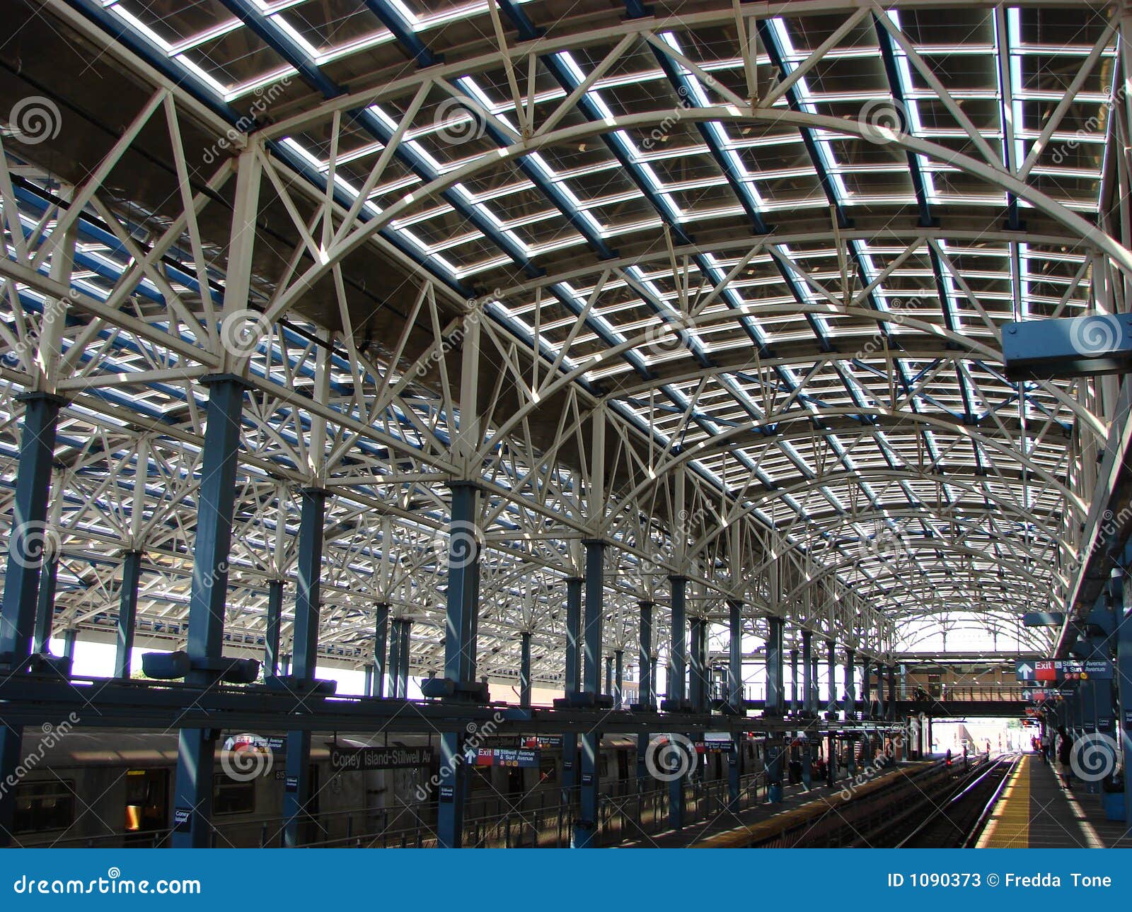 Subway Terminal Picture. Image: 1090373