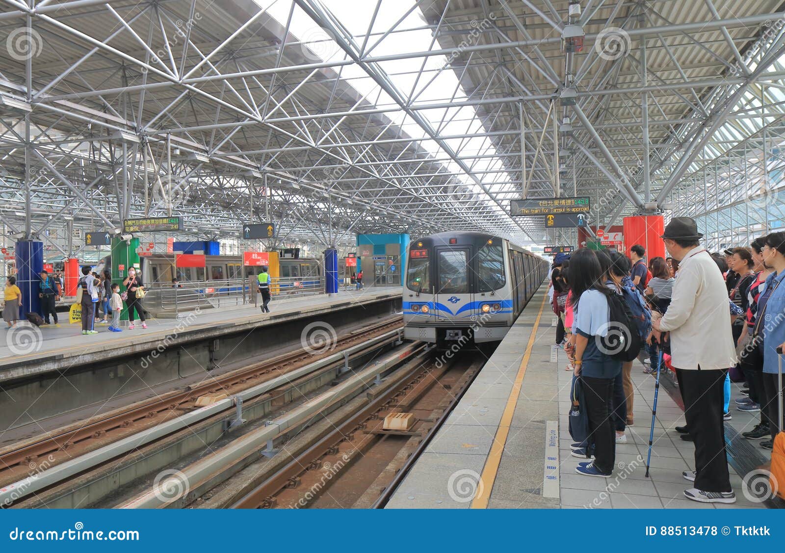 Subway Train Commuters Taipei Taiwan Editorial Stock Photo - Image of ...