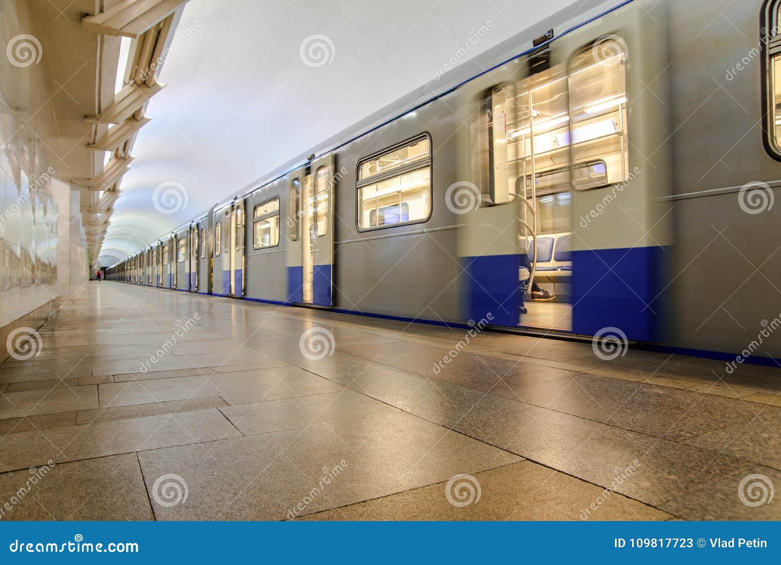 Metro train on platform stock image. Image of europe - 109817723