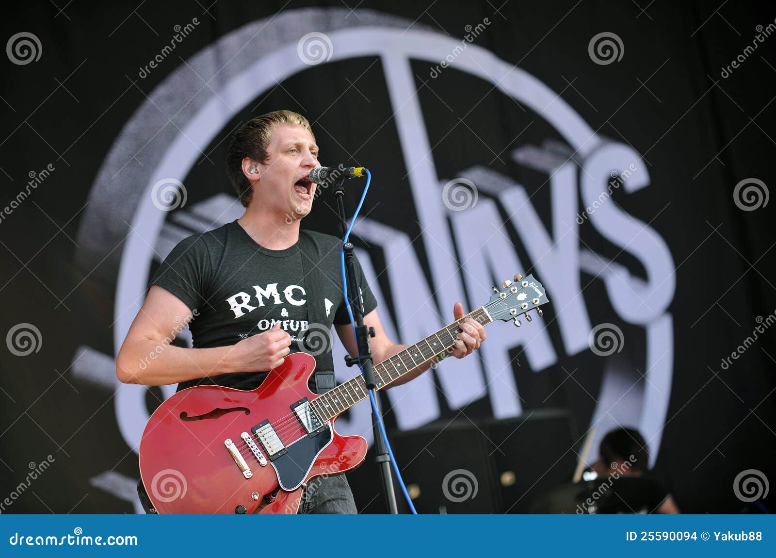 The Subways editorial stock image. Image of musician - 25590094