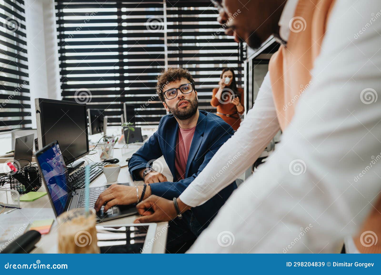 Successful Multicultural Business Team Collaboration in Corporate ...