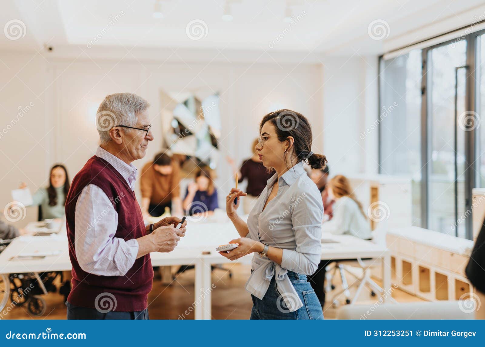 Successful Teamwork and Collaboration in a Multiethnic Office. Stock ...