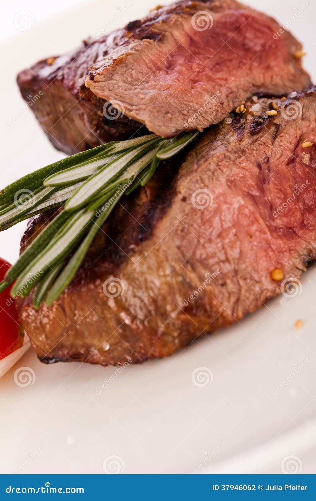 Succulent Medium Rare Beef Steak Stock Photo - Image of nutritious ...