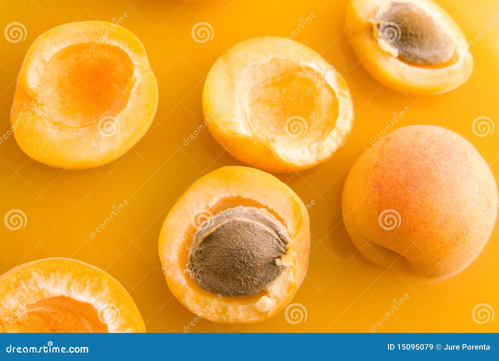 Suco do alperce imagem de stock. Imagem de frescor, fresco - 15095079
