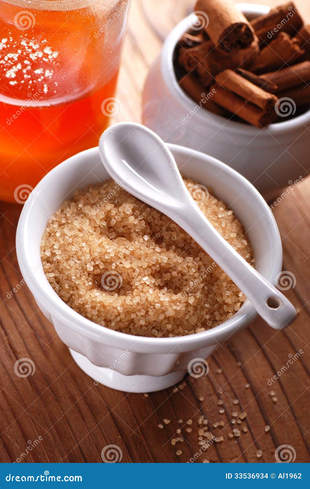 Sucre roux photo stock. Image du jaune, brun, texture - 33536934
