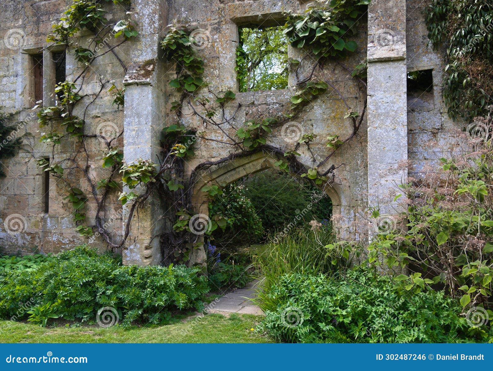 Sudeley Castle -Tithe Barne - VII - England Stock Photo - Image of sightseeing, middle: 302487246