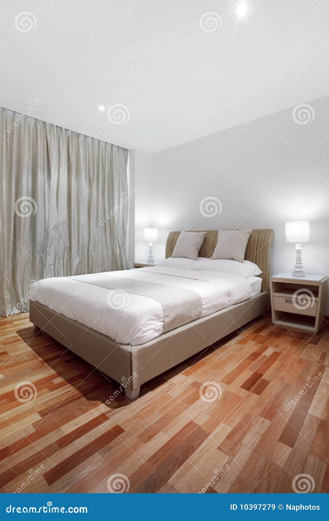 Suelo De Entarimado En Dormitorio Imagen de archivo - Imagen de ...