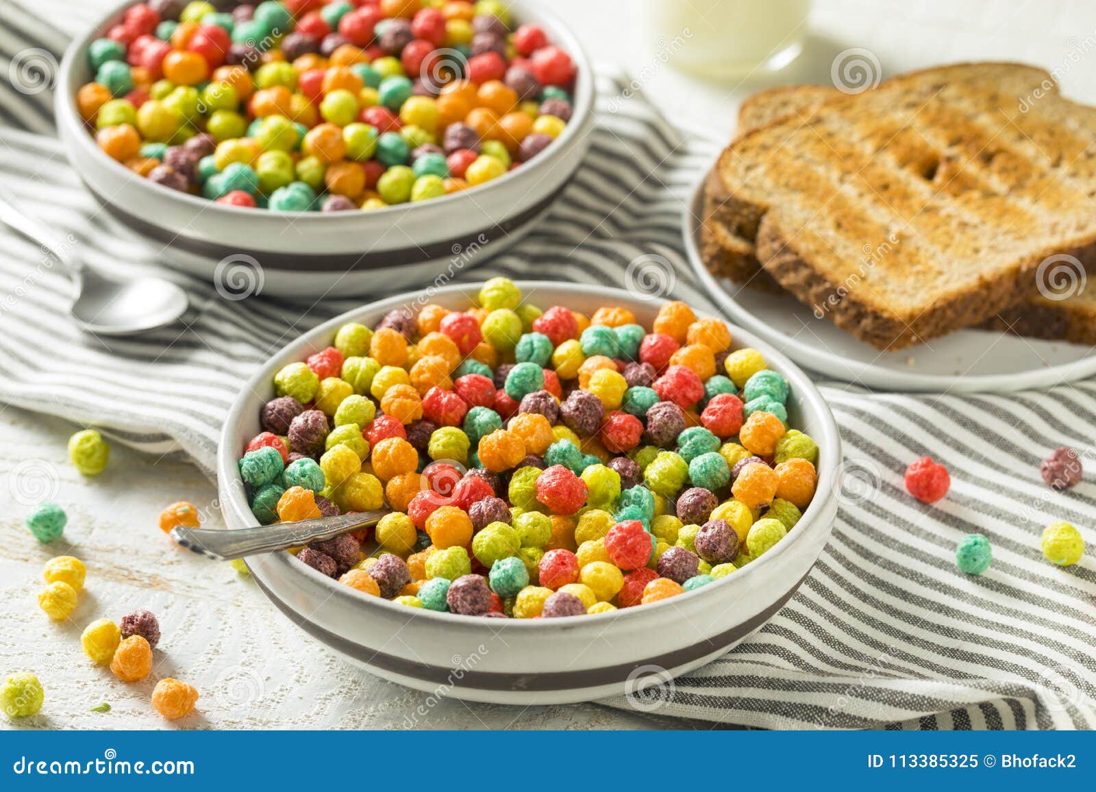 Sugar Breakfast Cereal Colorido Imagen de archivo - Imagen de grano ...