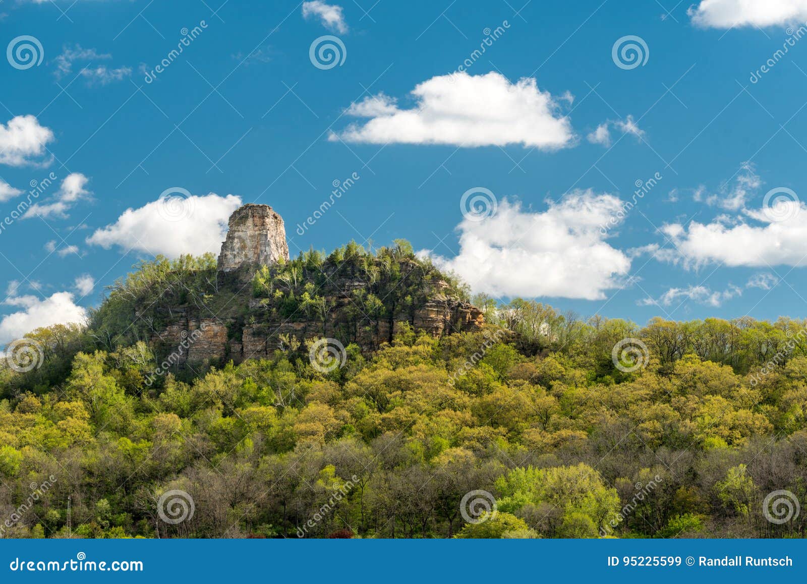 Sugar Loaf Bluff stock image. Image of springtime, rock - 95225599