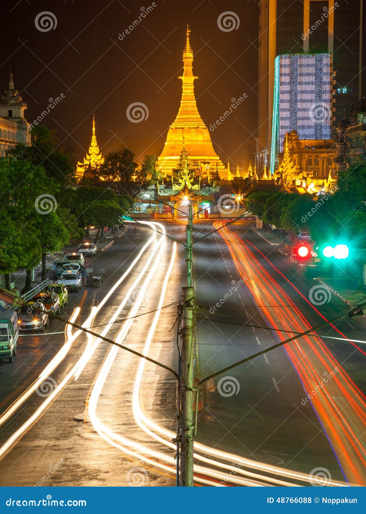Sule Pagoda at Night, Yangon, Myanmar Stock Photo - Image of ...