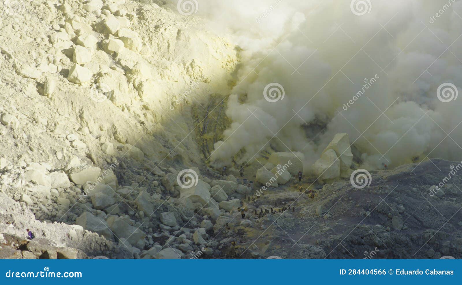 Sulfur Extraction, Kawah Ijen Volcano, Java Island, Indonesia Stock ...