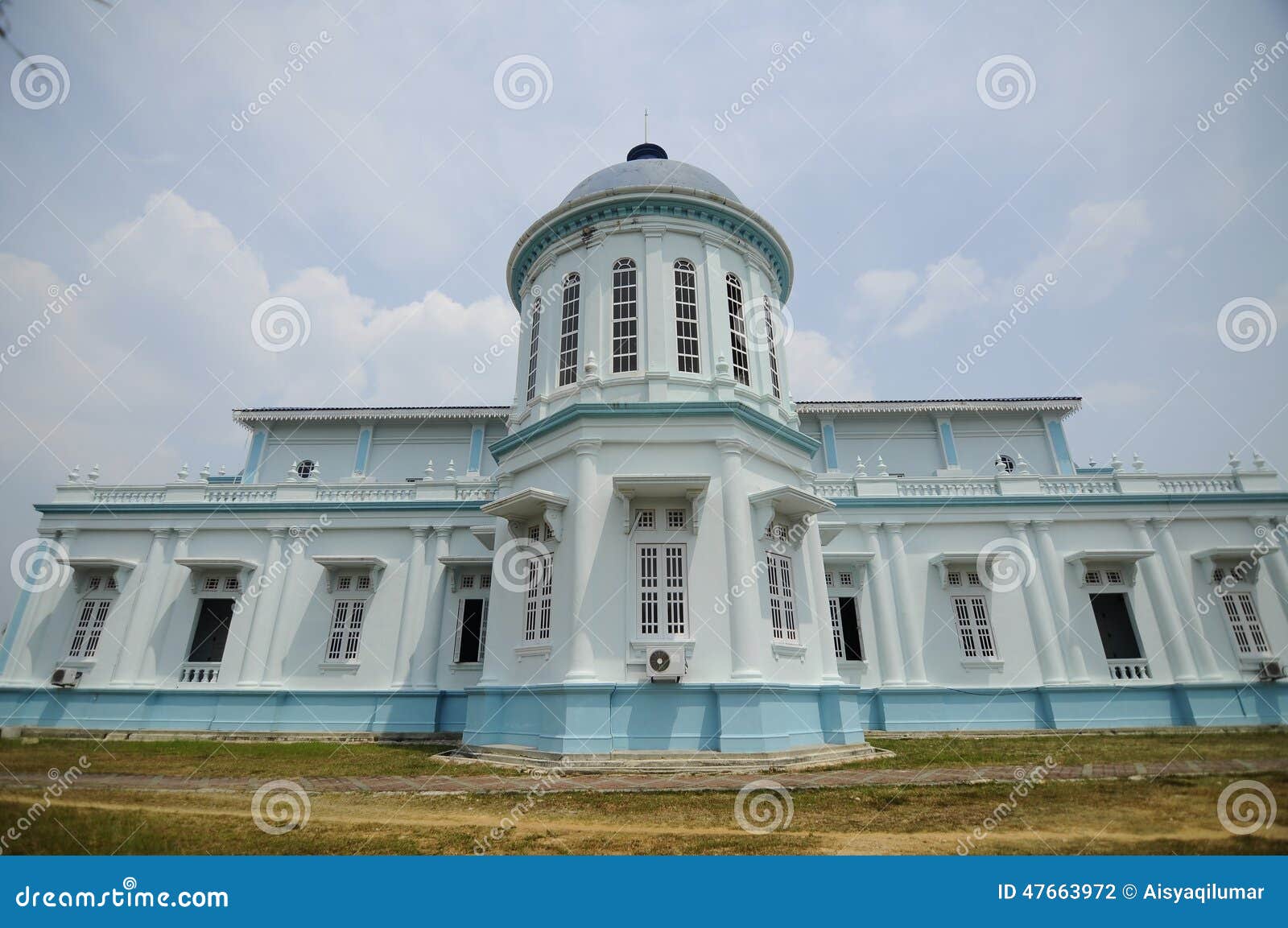 Sultan Ismail Mosque En Muar Foto de archivo - Imagen de ruegue ...