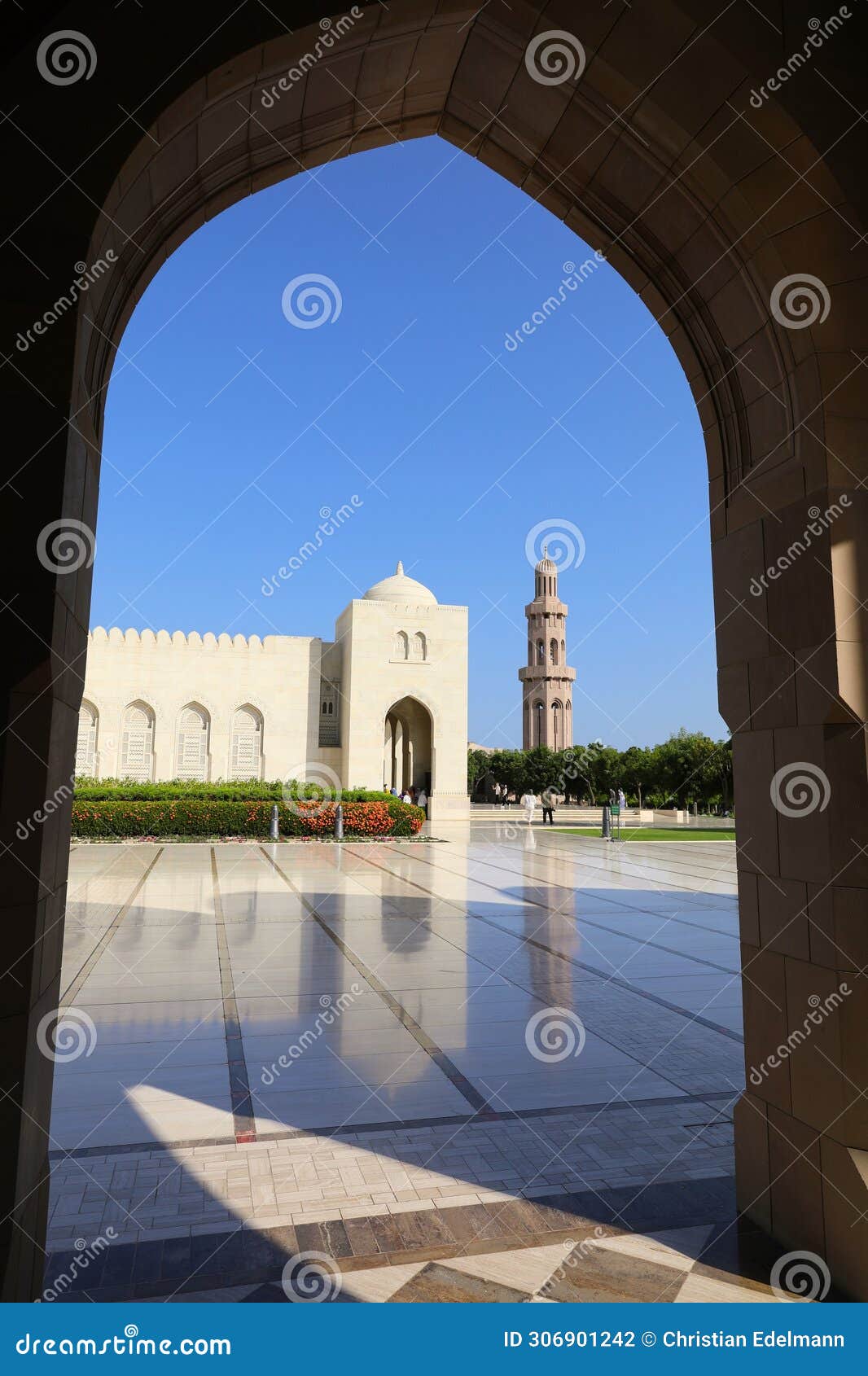 Sultan Qaboos Grand Moschee, Muscat, Oman Stock Photo - Image of ...