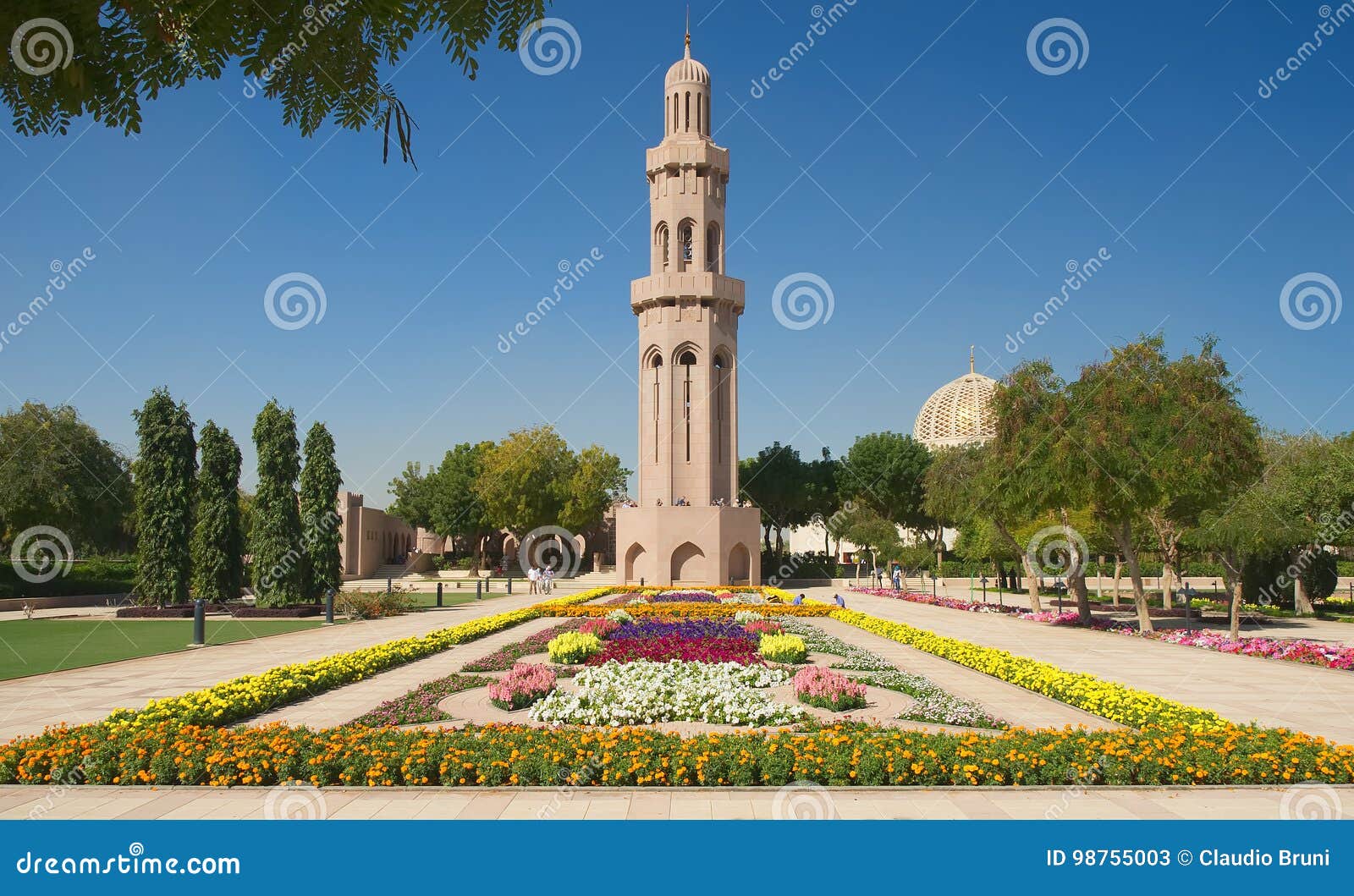 Sultan Qaboos Grand Mosque - Muscat Editorial Stock Photo - Image of ...