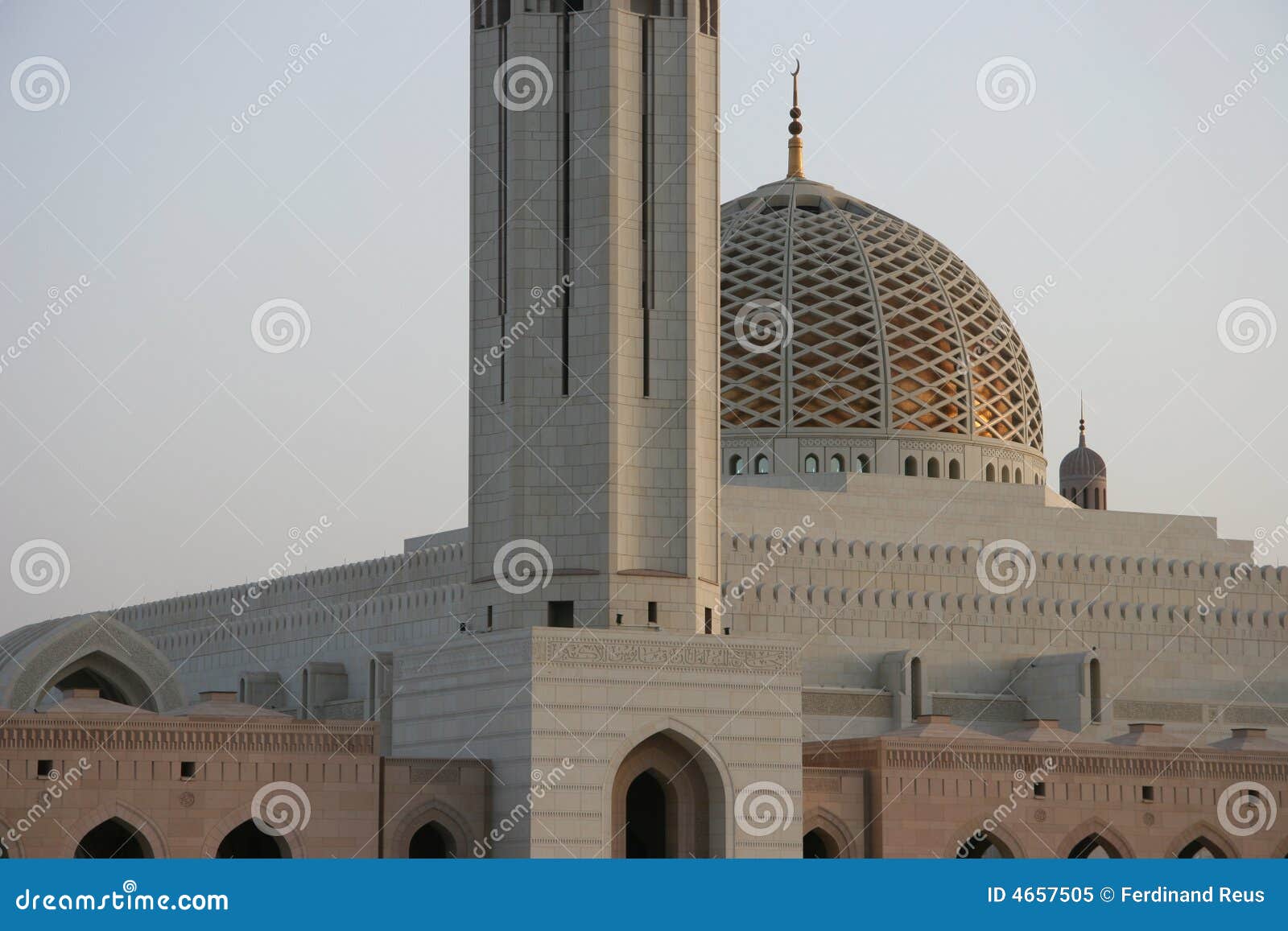 Sultan Qaboos mosk in Oman stock image. Image of mosk - 4657505