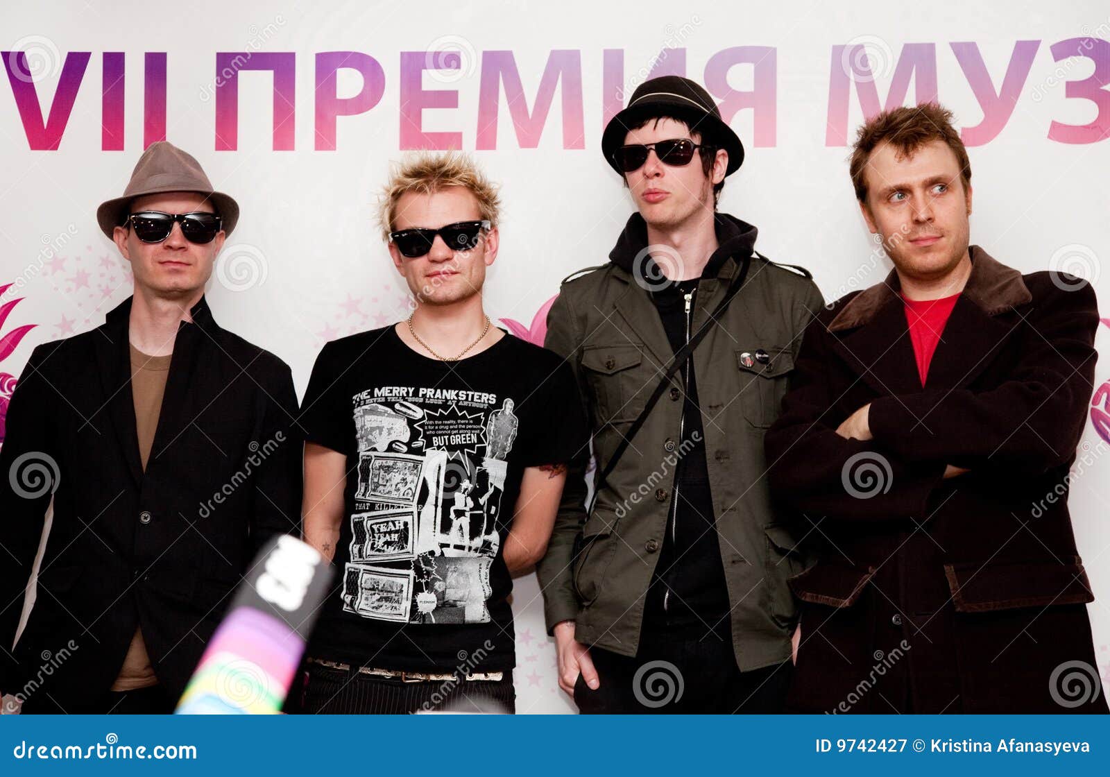 Sum 41 editorial photography. Image of player, star, male - 9742427