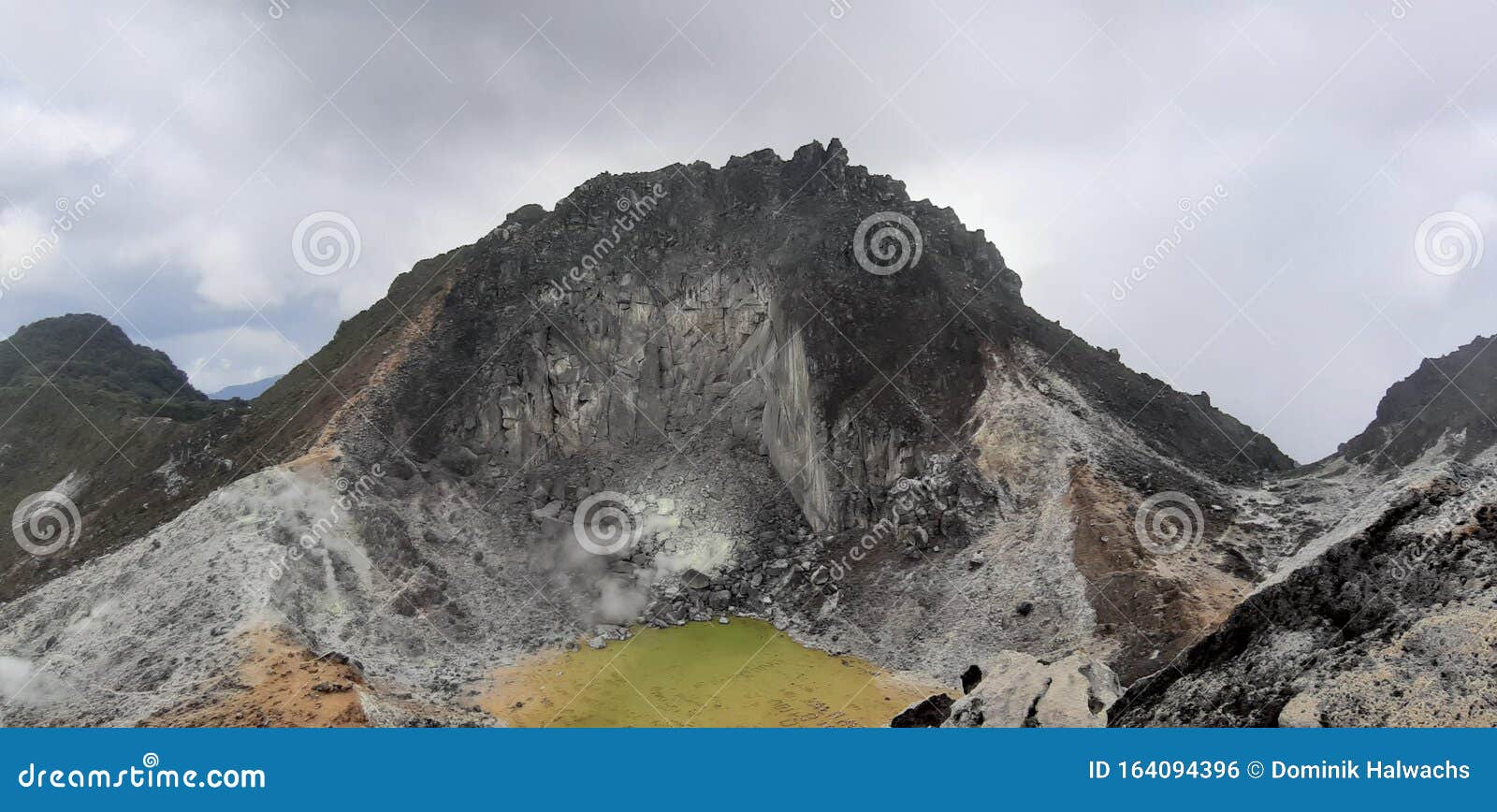 Sumatra Vulkan Berastragi stock photo. Image of sumatra - 164094396