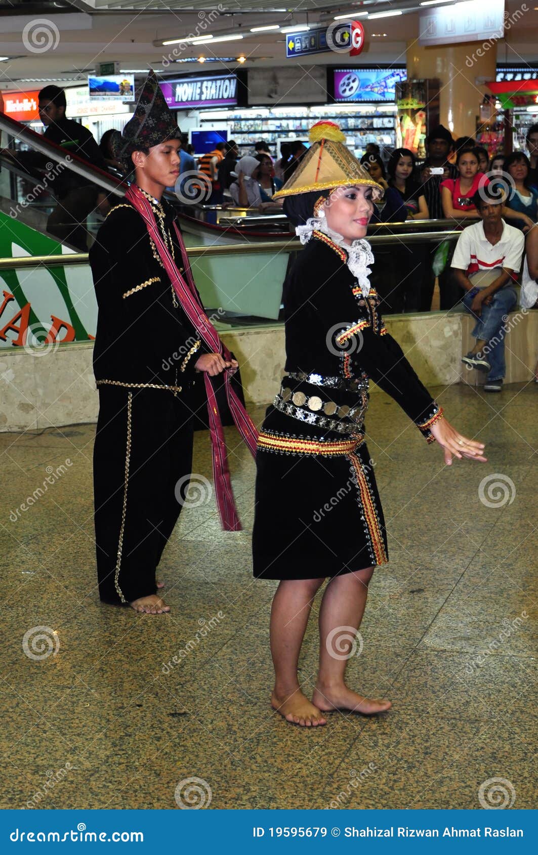 Sumazau Dance editorial stock image. Image of paddy, forgiveness - 19595679