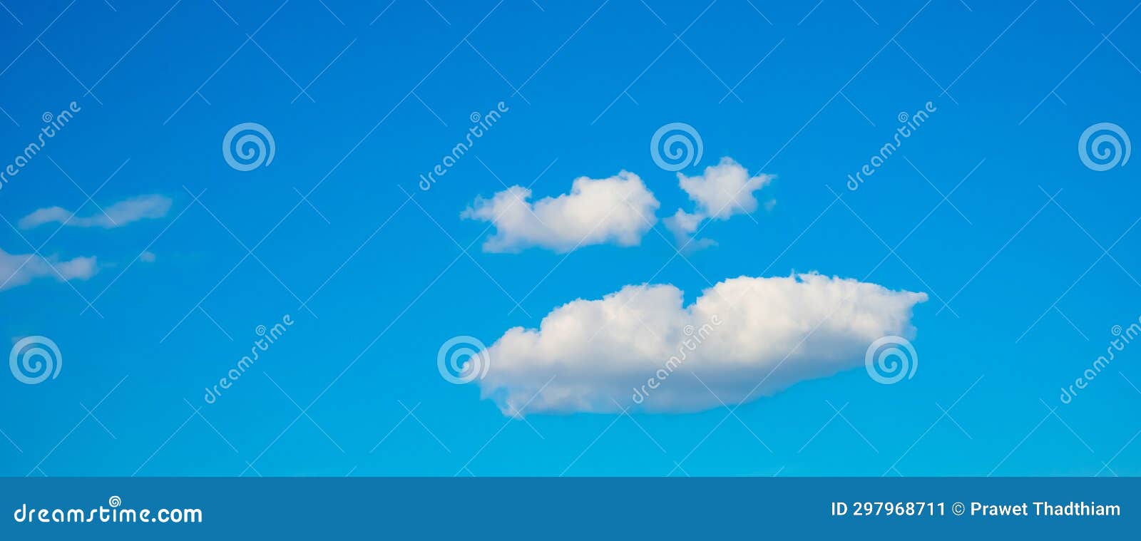 Summer Blue Clouds. Gradient Light White Background . Beautiful Clouds ...