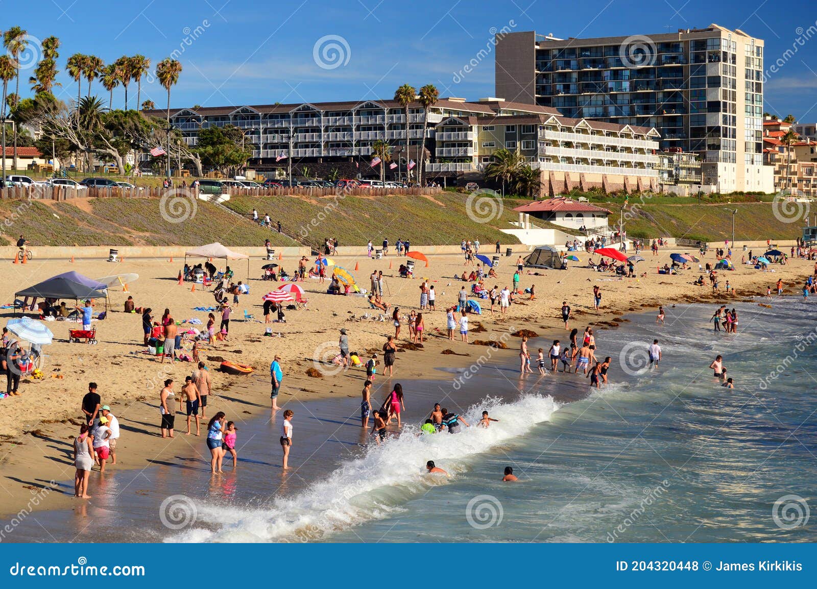 A Summer Crowd on the Beach Editorial Stock Photo - Image of beautiful ...