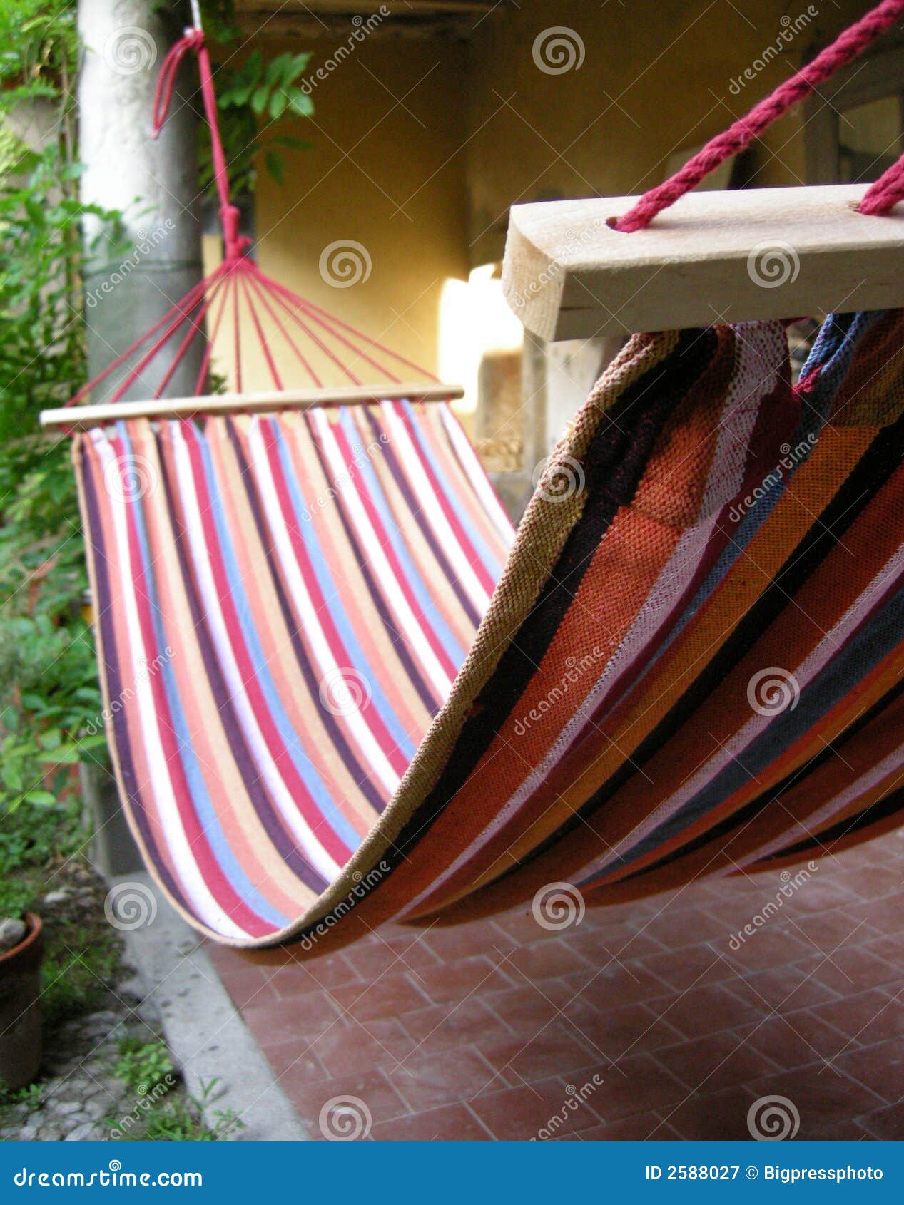 Summer Hammock Tuscany Garden Stock Image - Image of leisure, scene ...