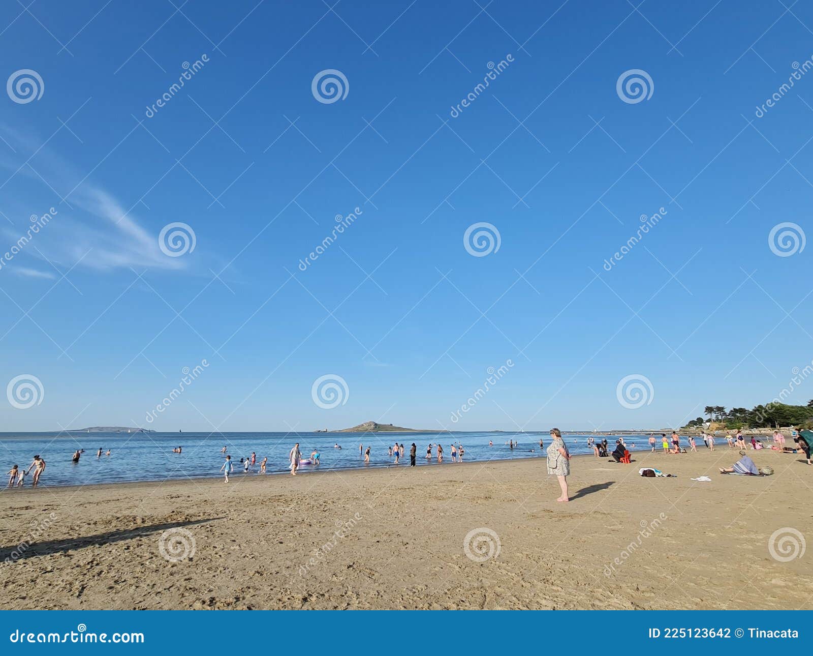 2021 Summer Heatwave in Ireland.Burrow Beach,Dublin 13, Sutton ...