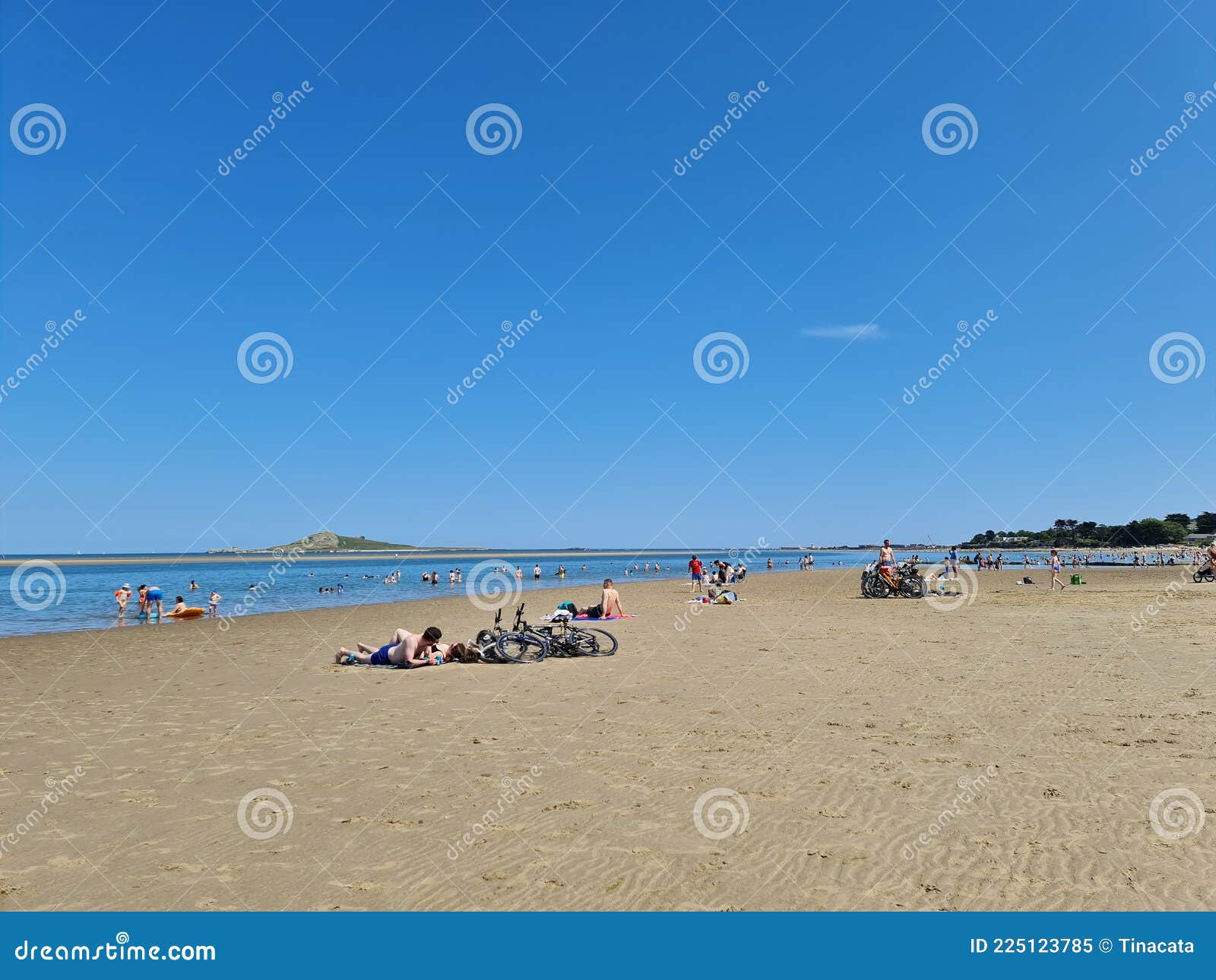 2021 Summer Heatwave in Ireland.Burrow Beach,Dublin 13, Sutton ...