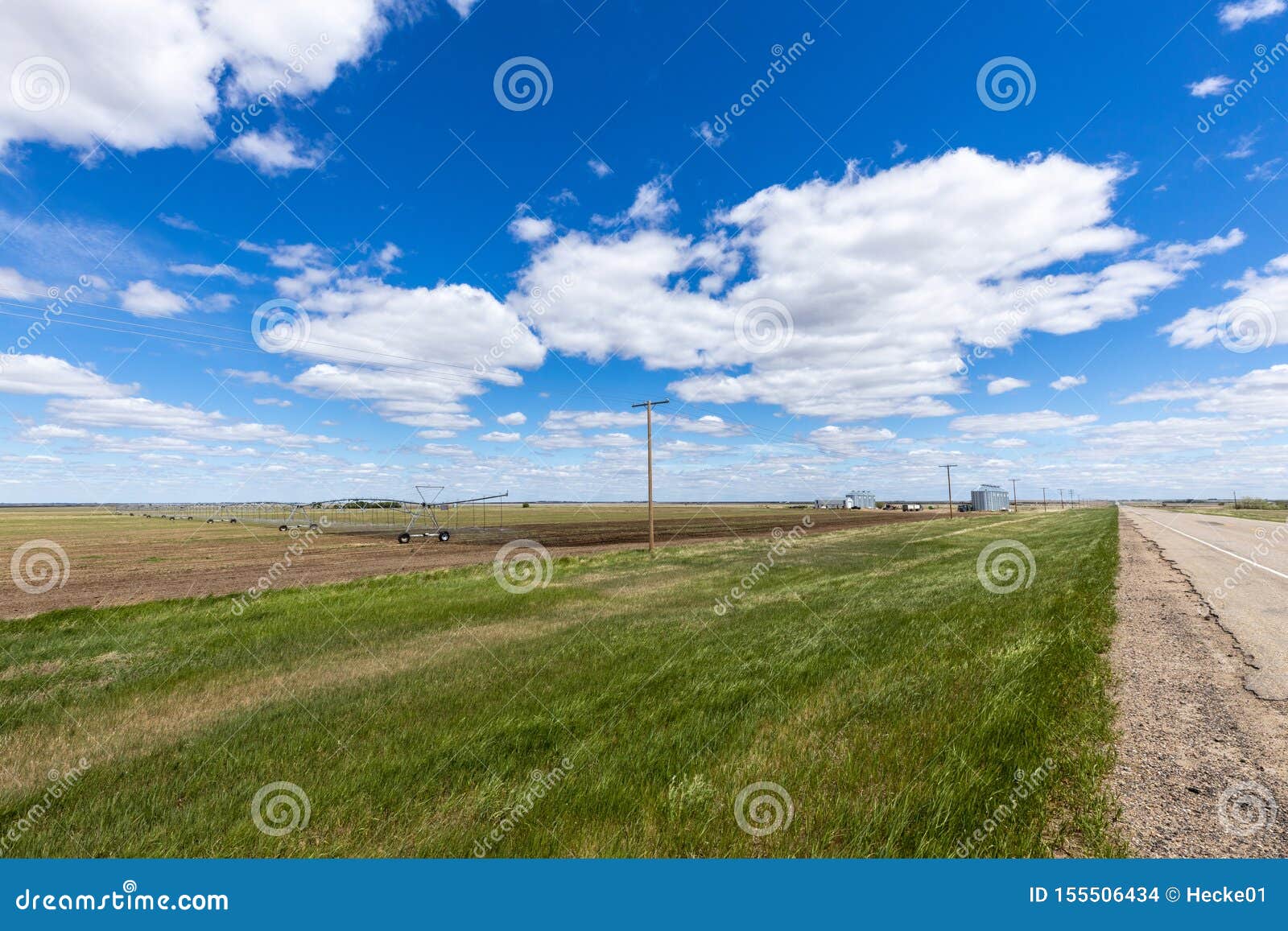 Summer in the Prairie of Canada Stock Photo - Image of horizon ...