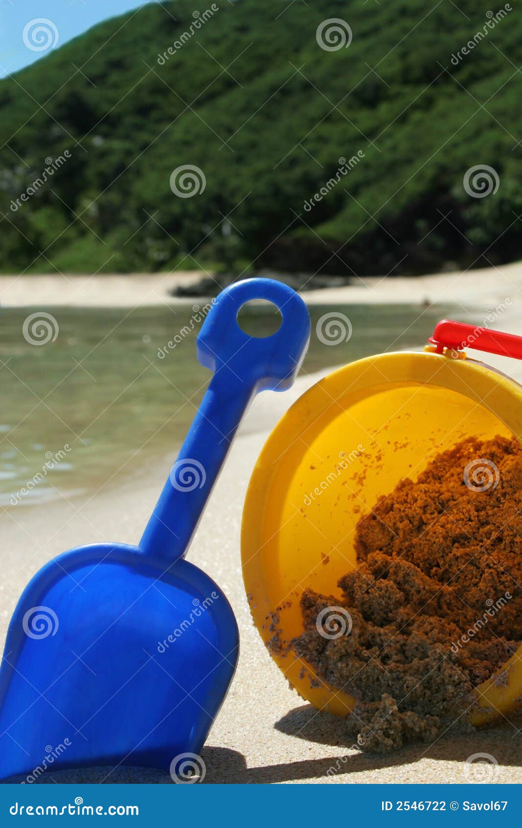 Summer Sun - Bucket and Spade Stock Photo - Image of trip, summer: 2546722