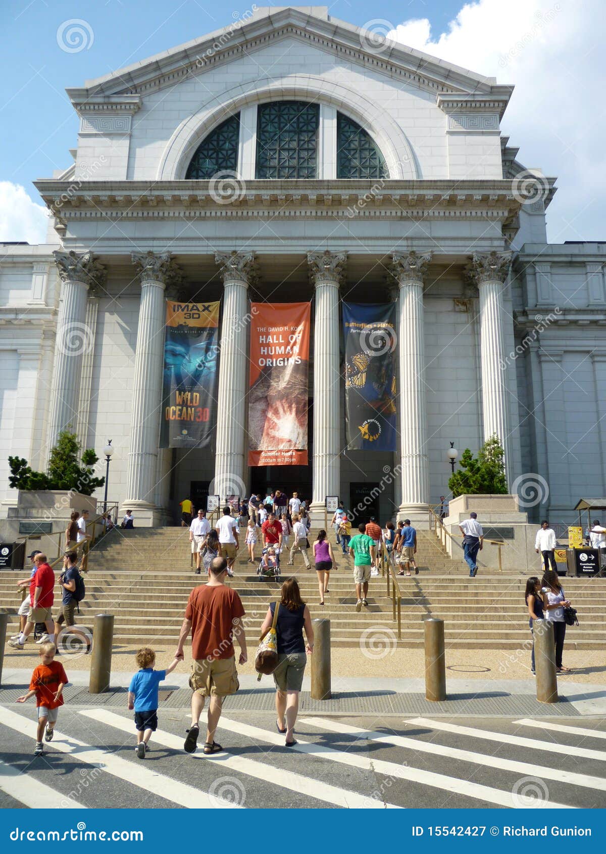 Summer Tourism at the Museum of Natural History Editorial Photography ...