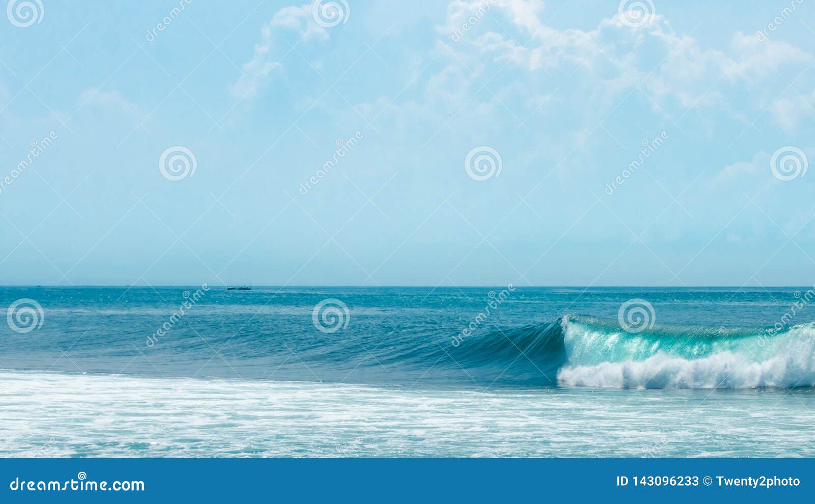 Beautiful Summers Day with Nice Wave Breaking a Perfect Blue Sky Stock ...