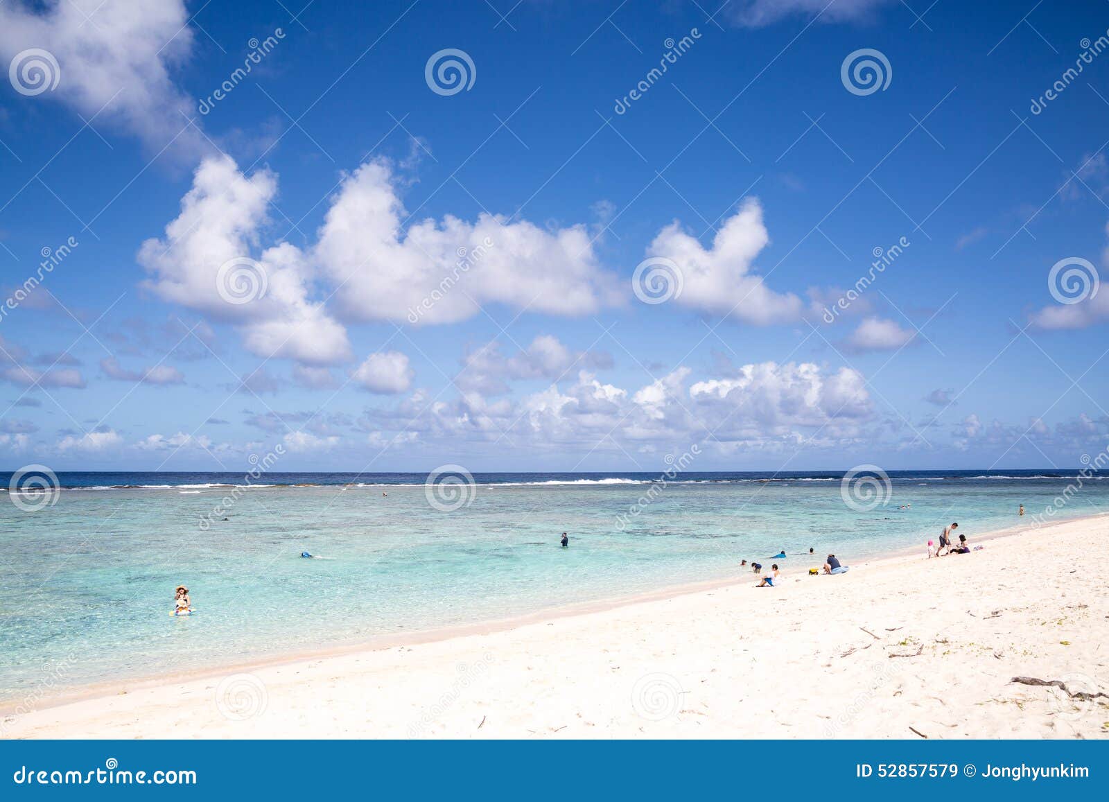 Summertime at the Beach. Beautiful Beach and Tropical Sea Editorial ...