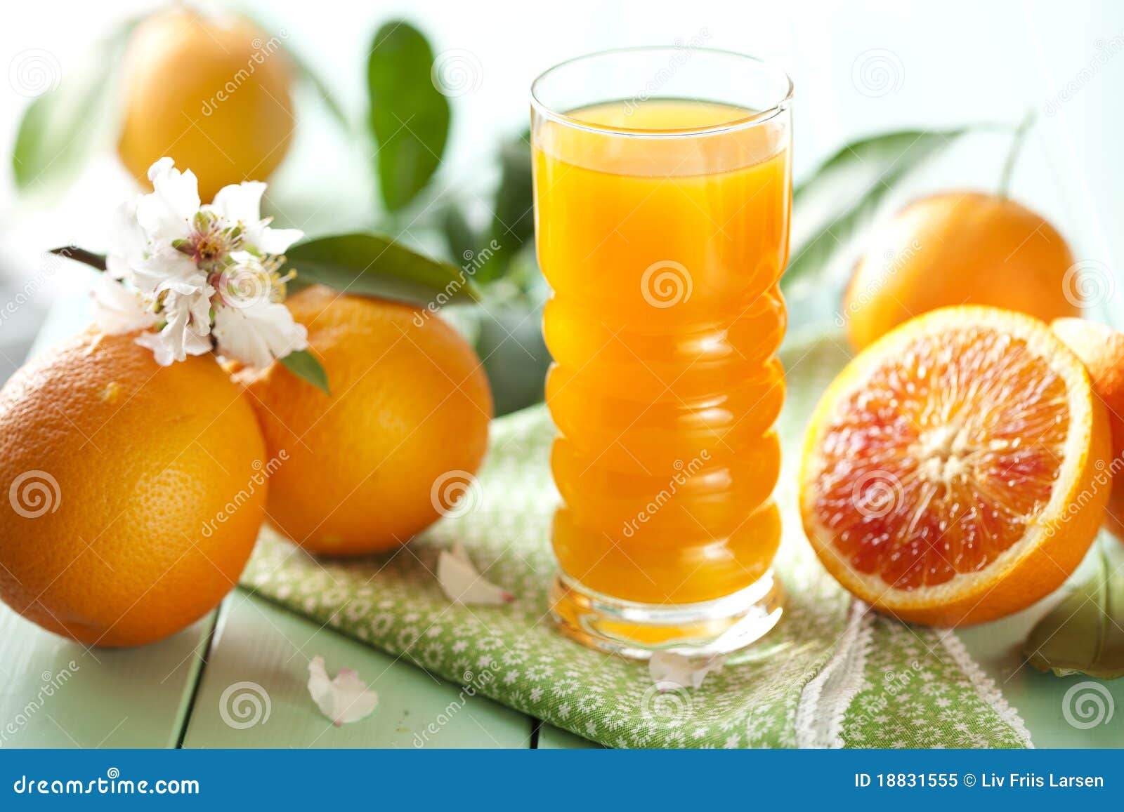 Sumo de laranja imagem de stock. Imagem de naughty, lifestyle - 18831555