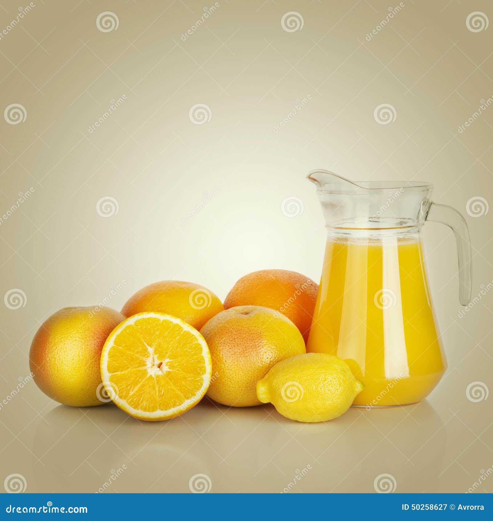 Sumo de laranja imagem de stock. Imagem de frescor, comer - 50258627
