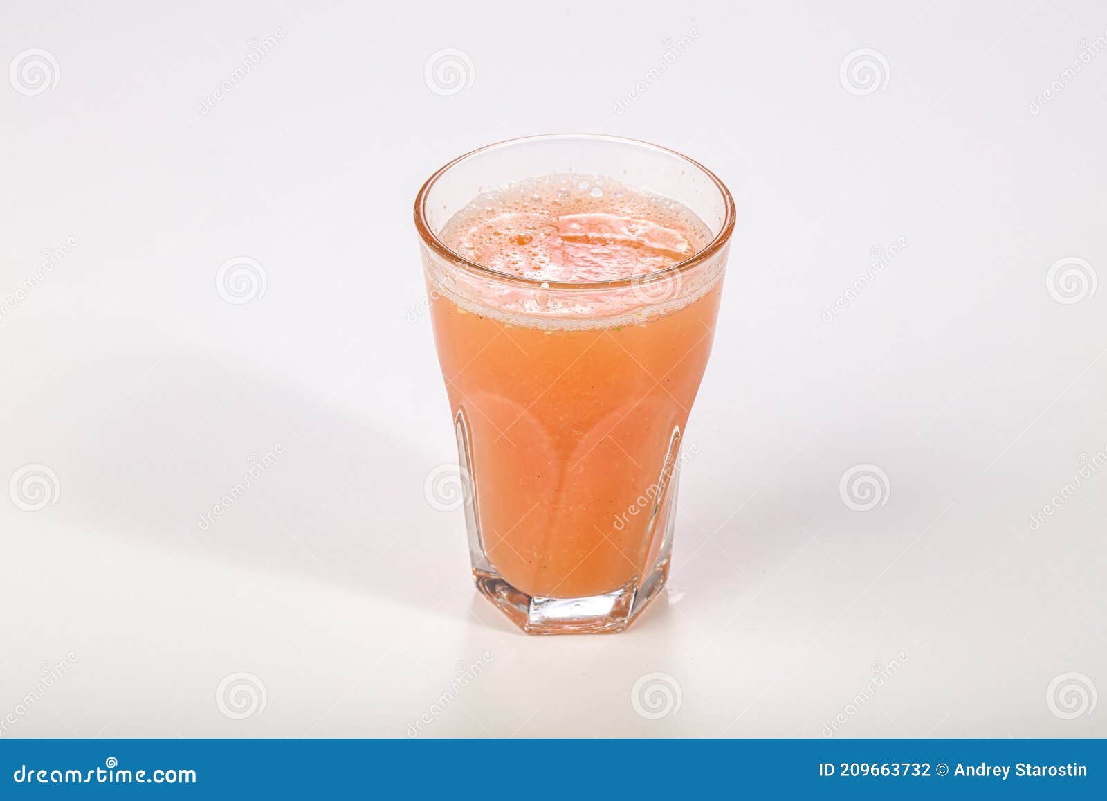 Sumo Fresco De Toranja No Copo Foto de Stock - Imagem de verde ...