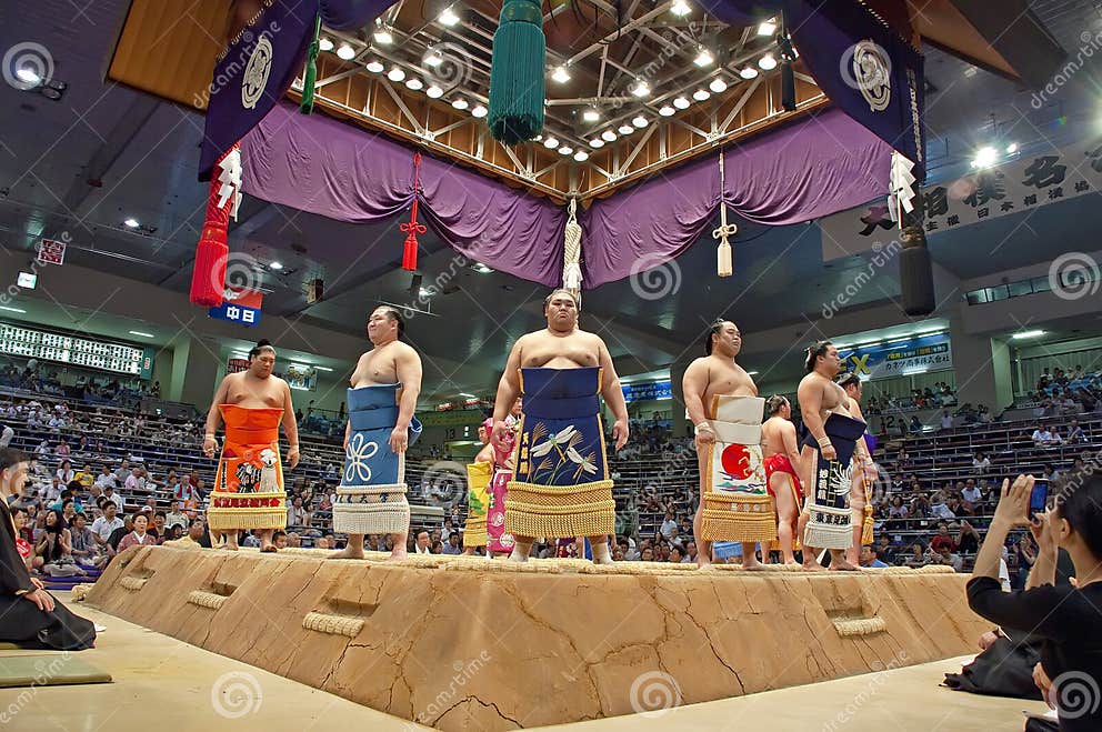 Sumo Tournament editorial photography. Image of practice - 20998137