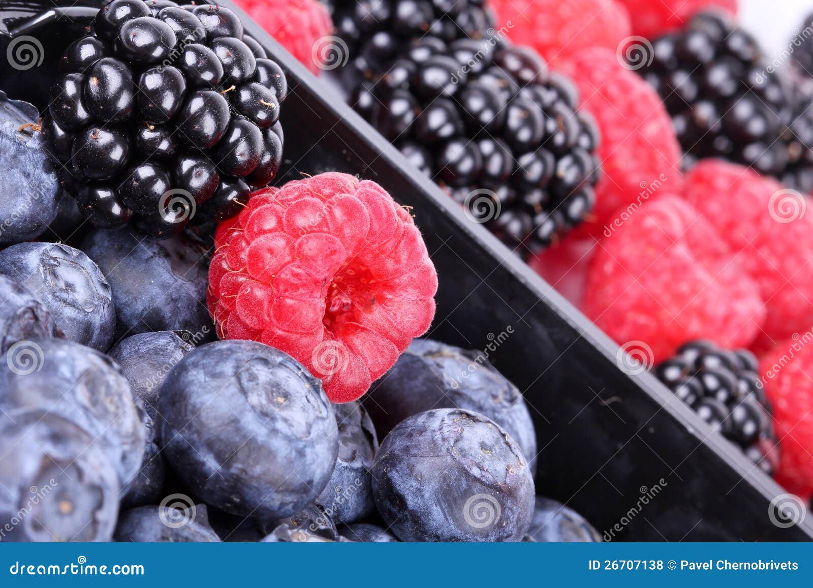 Sumpfheidelbeeren, -himbeere Und -brombeere Stockfoto - Bild von ...
