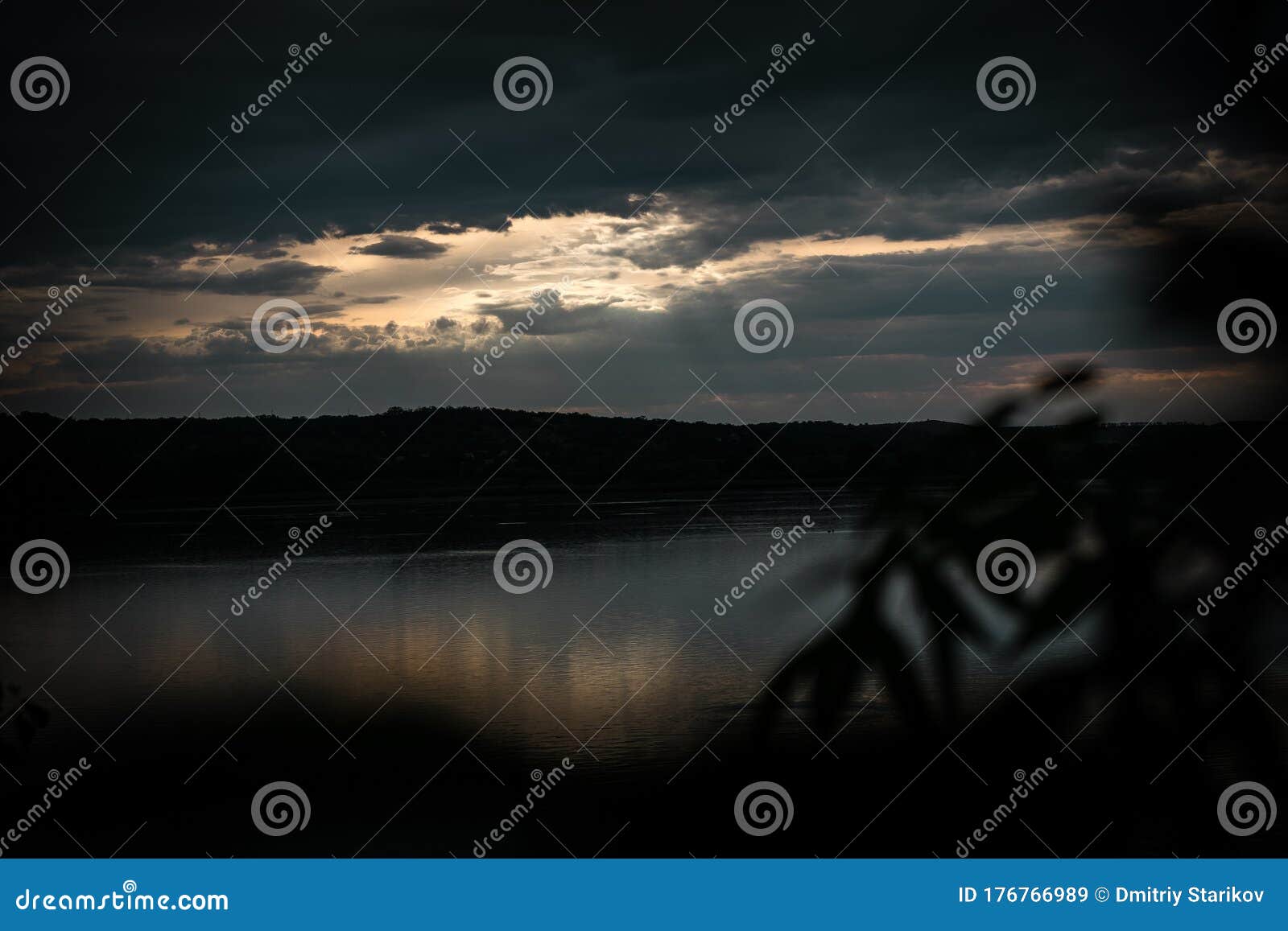 The Sun Breaking through the Sky Stock Image - Image of lake, breaking ...