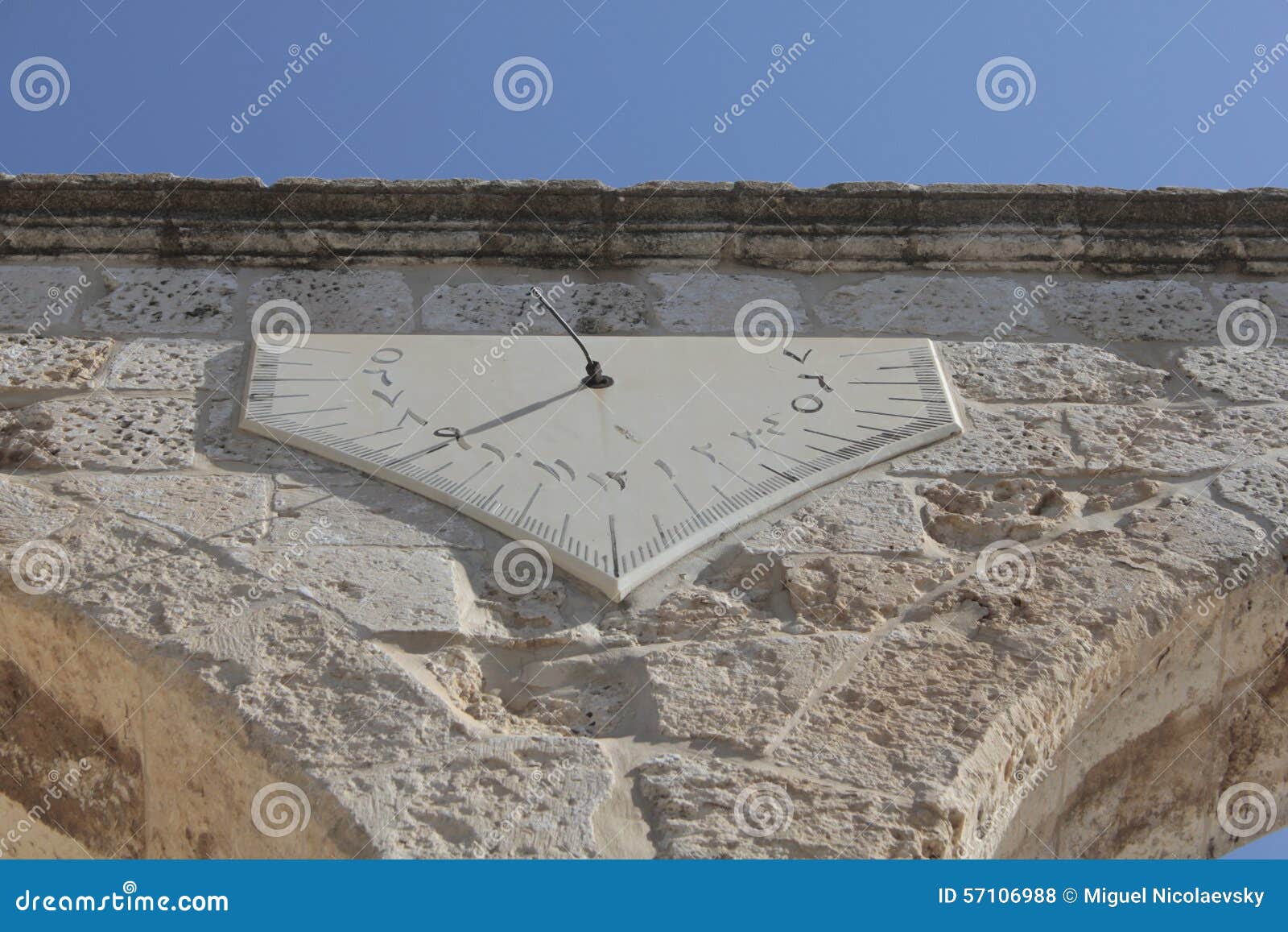 Sun Clock Infront of Dome of Rock in the Temple Mount in Jerusalem ...