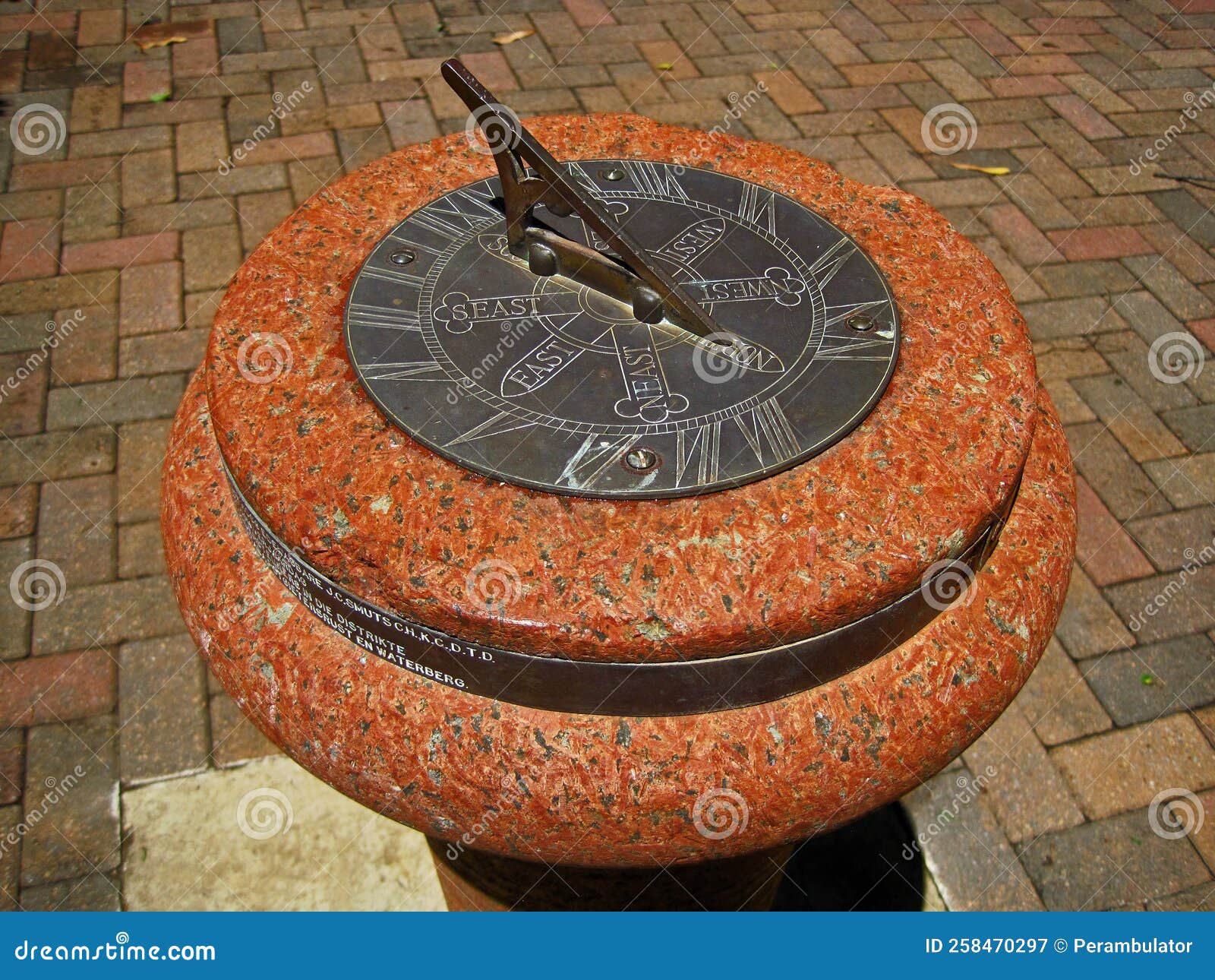 SUN DIAL CLOCK at the JAN SMUTS HOUSE Editorial Photography - Image of ...