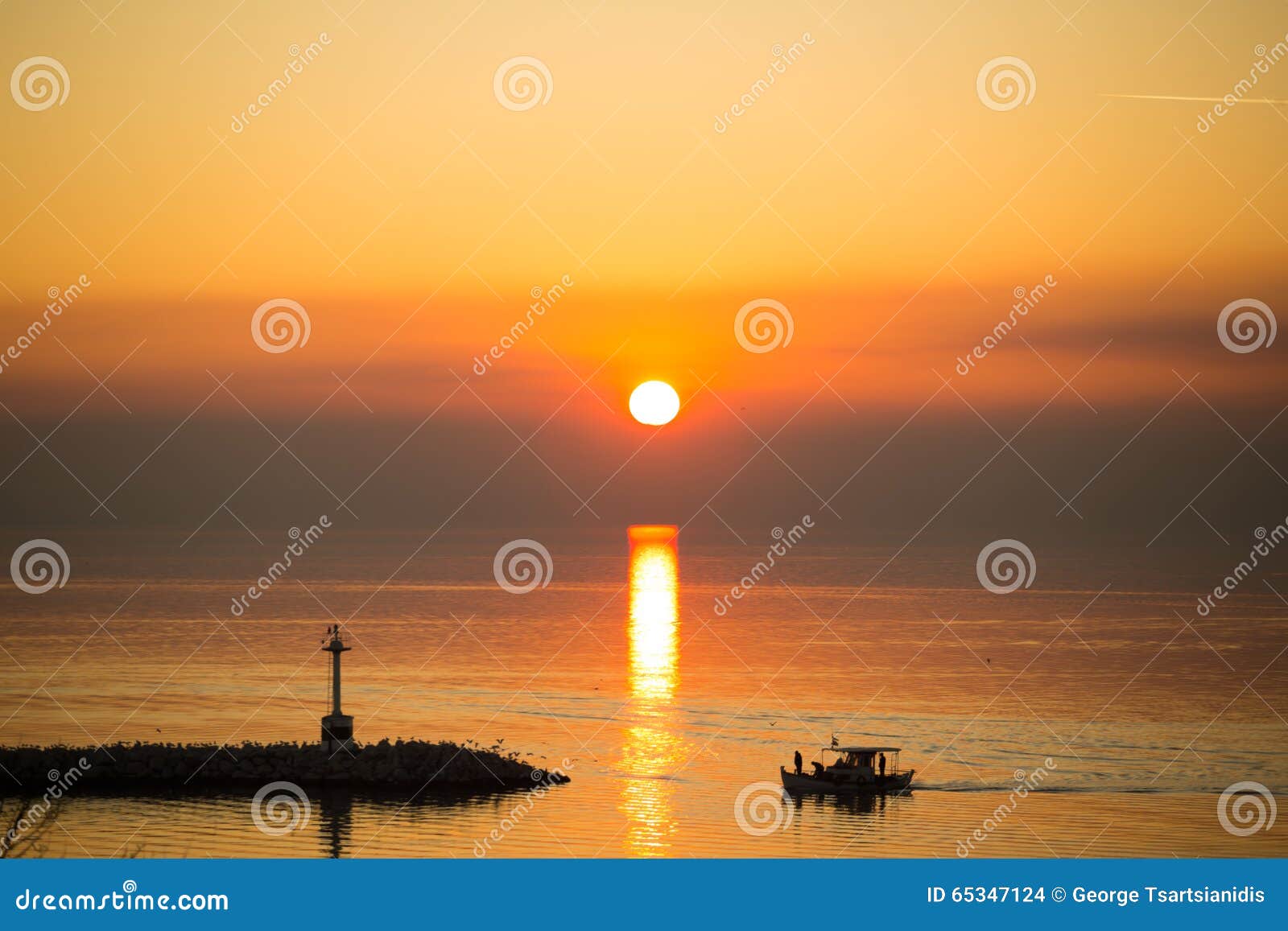 Sun Disk Reflecting on Sea Surface Stock Photo - Image of reflection ...