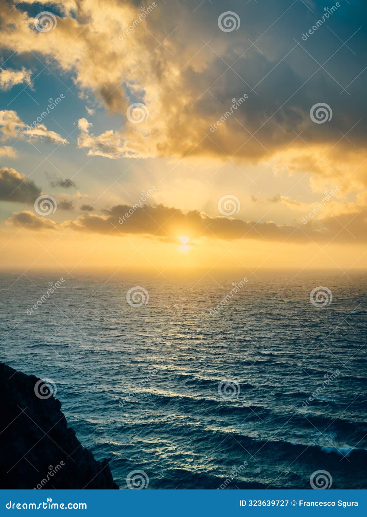 Sun Goes Down Over the Ocean Stock Image - Image of light, landscape: 323639727