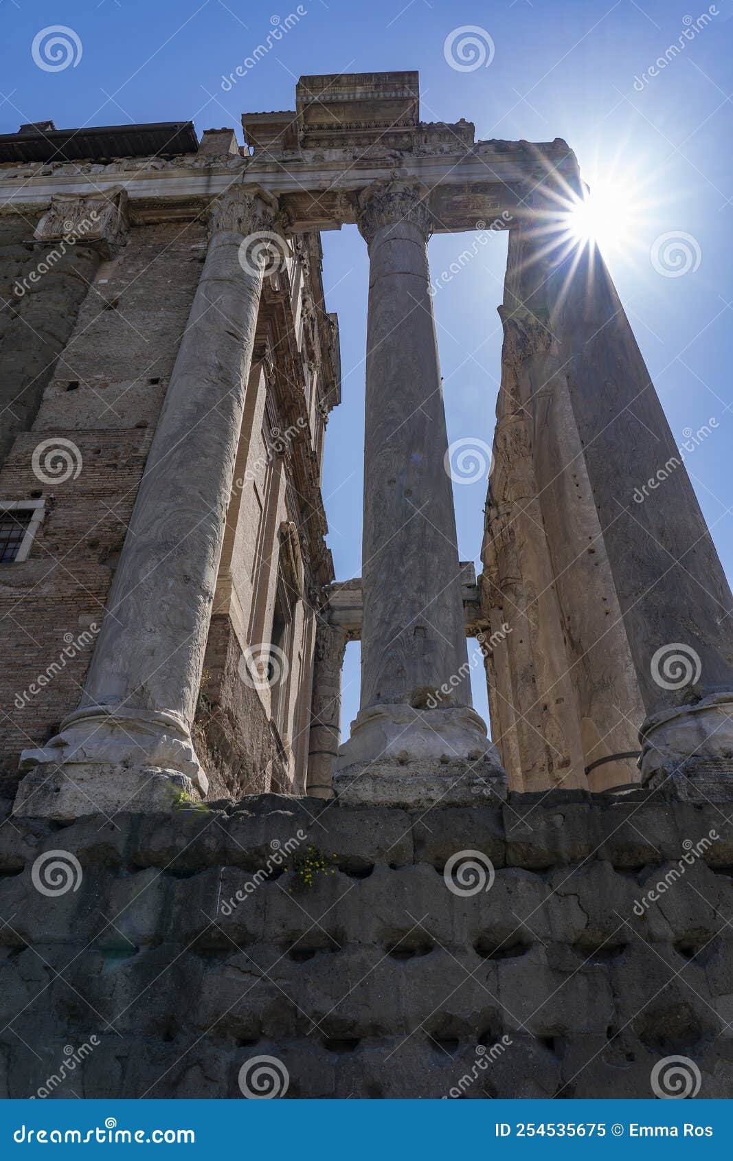 The Sun is Just Passing the Columns of Antoninus and Faustina Temple in ...