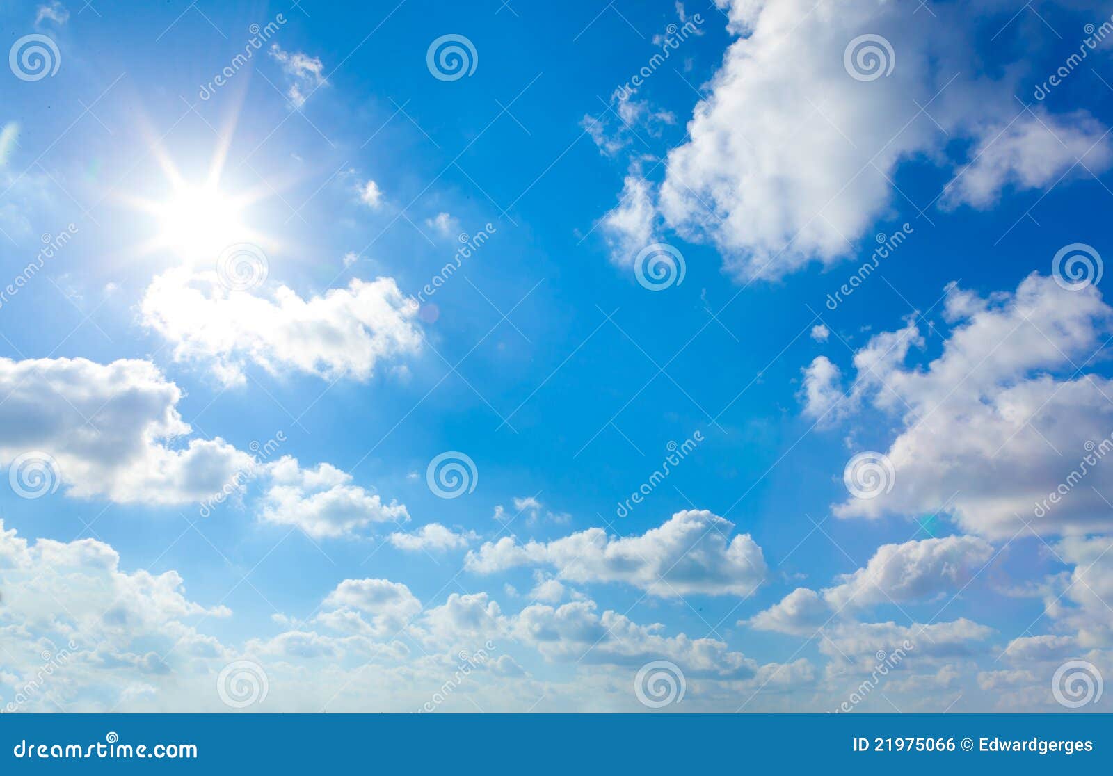 Sun no céu azul foto de stock. Imagem de brilho, tempestade - 21975066