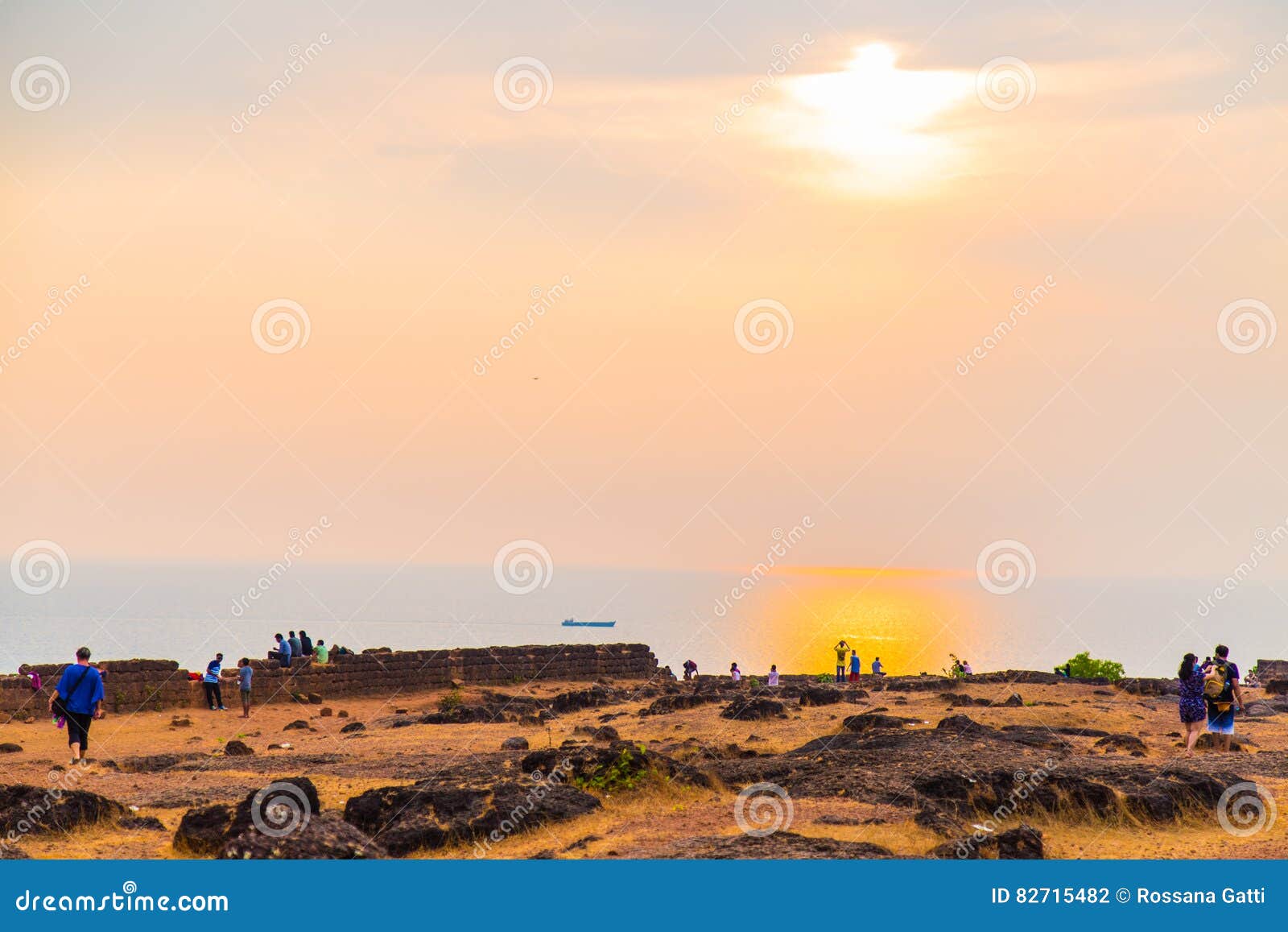 Sun on Pacific Ocean, Goa, India Editorial Photography - Image of ...