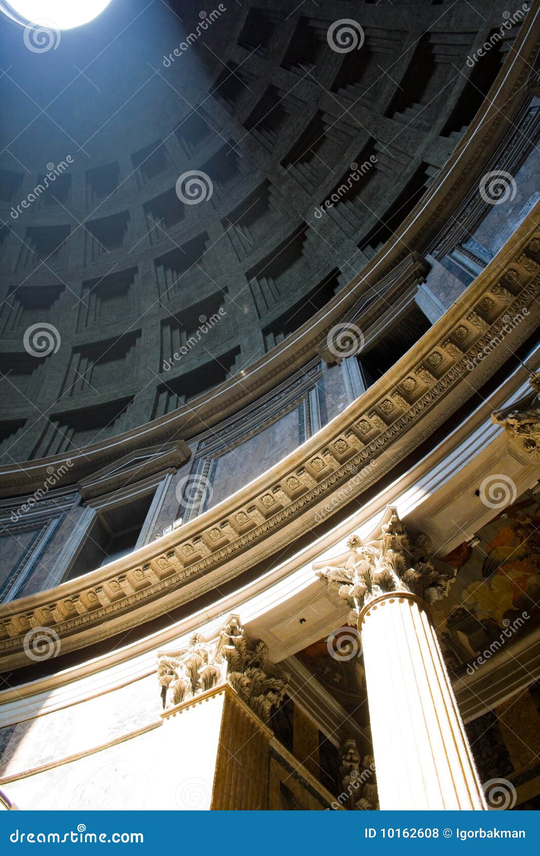 Sun in Pantheon editorial stock photo. Image of archeology - 10162608