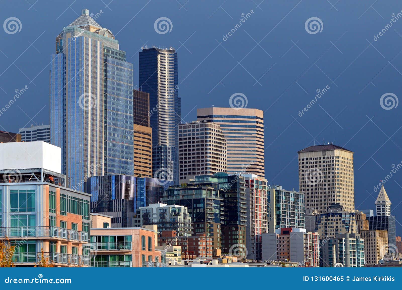 Sunlight on Seattle editorial image. Image of northern - 131600465