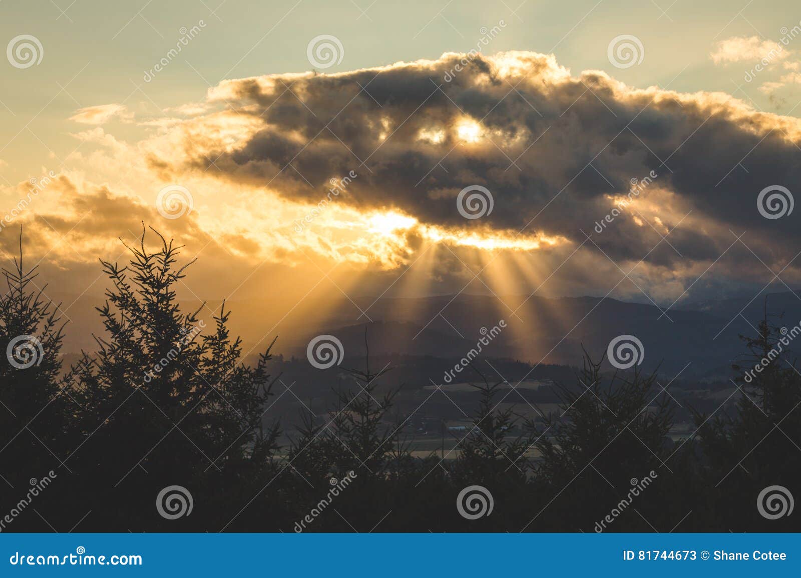 Sun Rays from Behind a Cloud Stock Image - Image of rays, shoot: 81744673