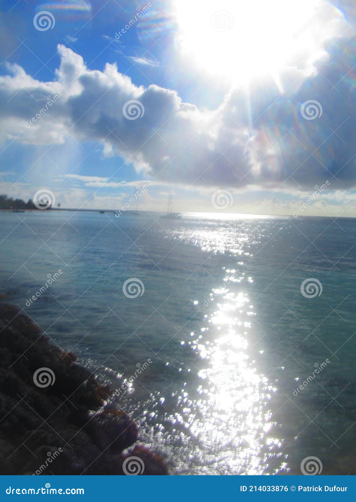 The Sun is Reflected in the Sea Stock Photo - Image of wave, cloud ...