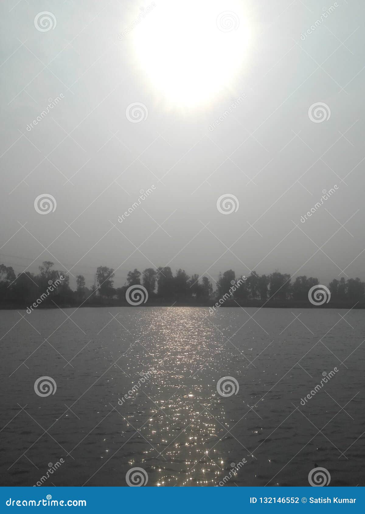 Sun Reflection in the Water Stock Photo - Image of water, reflection ...